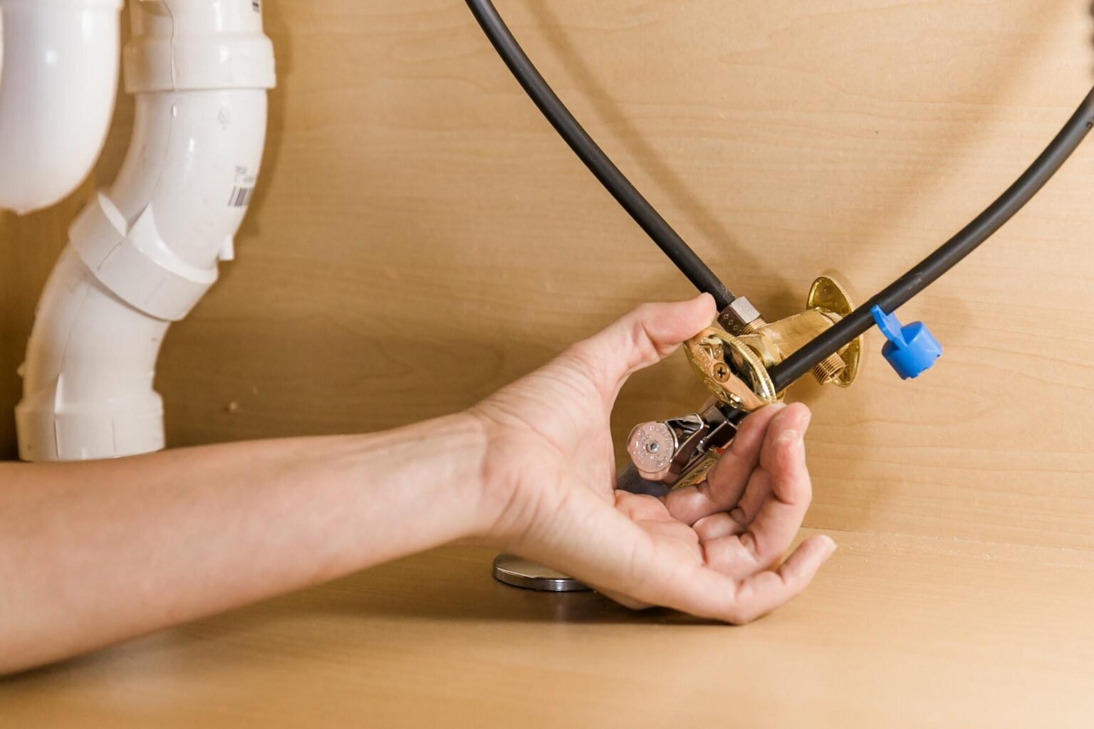 How to Stop a Leaking Shut Off Valve: Complete Repair Guide for Angle ...